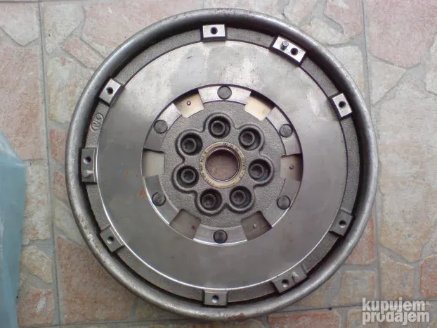 Plivajuci zamajac Reno, Mitsubishi, Volvo - KupujemProdajem