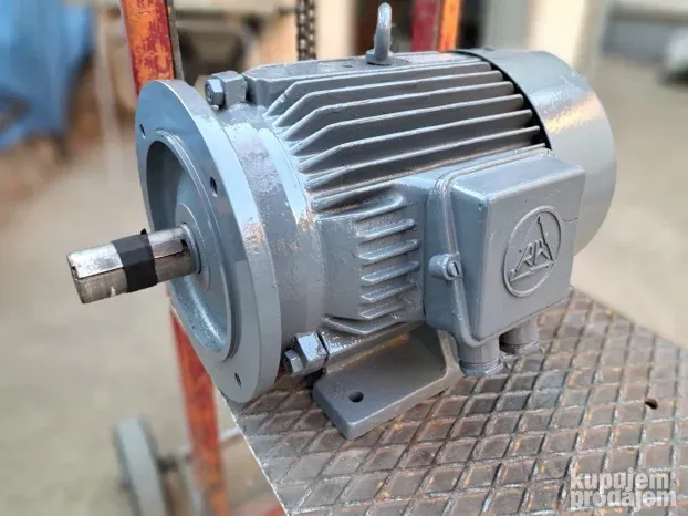 Elektro motor 7,5 kw 1450 o/min stope/prirubnica - KupujemProdajem