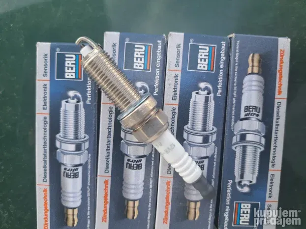 Svecice Reno Clio 2 1,0 i 1,2 - KupujemProdajem