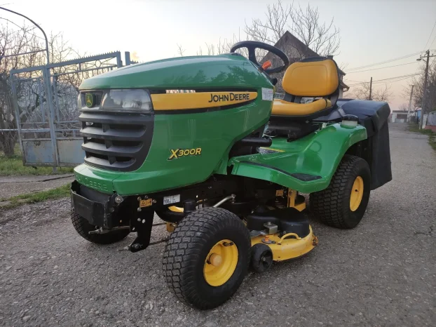 John Deere 300 r traktor. - KupujemProdajem