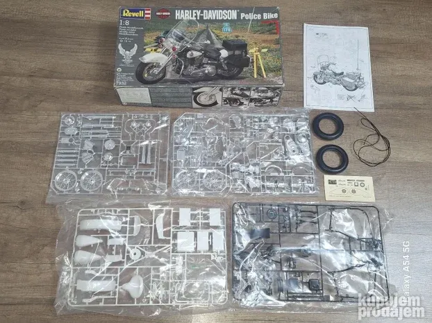 Harley-Davidson Police Bike-Revell 1/8-Kompletno-Nekorisceno ...
