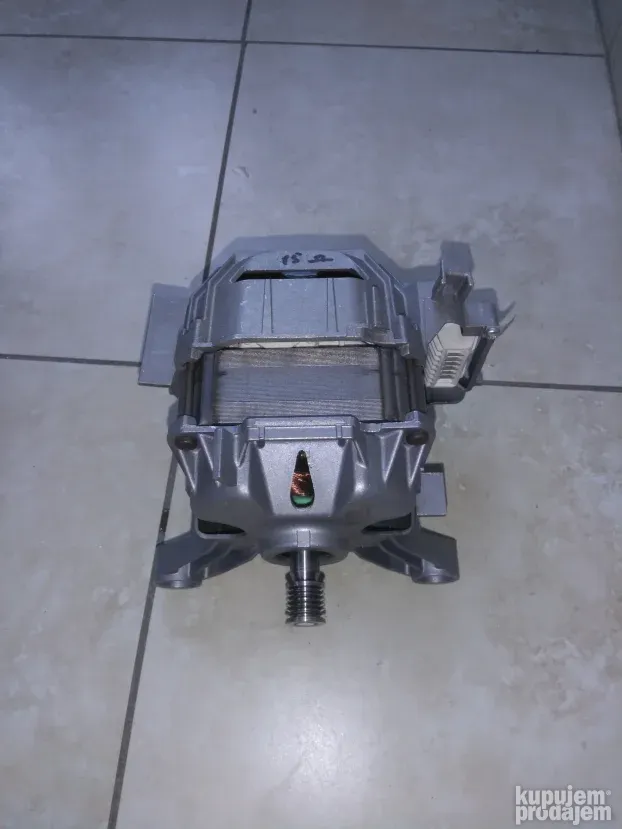 Motor za ves masinu Bosch - KupujemProdajem