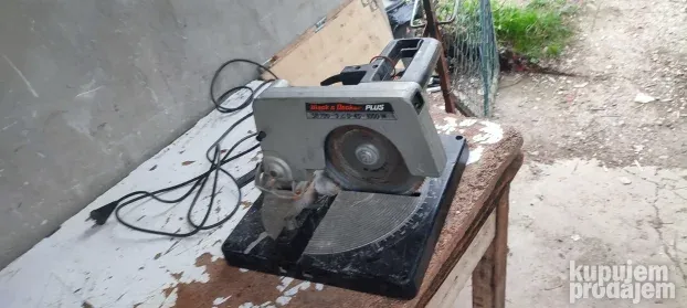 el.stoni cirkular black&decker plus sr700 1050w. - KupujemProdajem