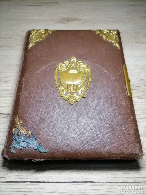 Stari album za FOTOGRAFIJE KARTONKE - KupujemProdajem