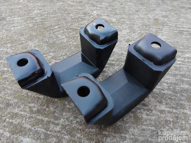 NOVO donji nosaci gibnja za ficu zastava 750 - KupujemProdajem