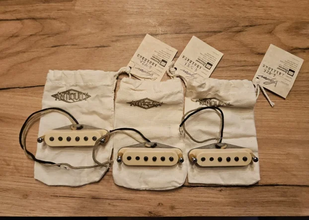 Seymour Duncan Antiquity II Surf Stratocaster Pick Up Set - KupujemProdajem
