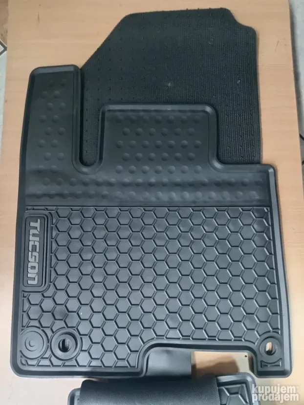 Gumene patosnice Hyundai Tucson od 2021 sa znakom Tucson - KupujemProdajem