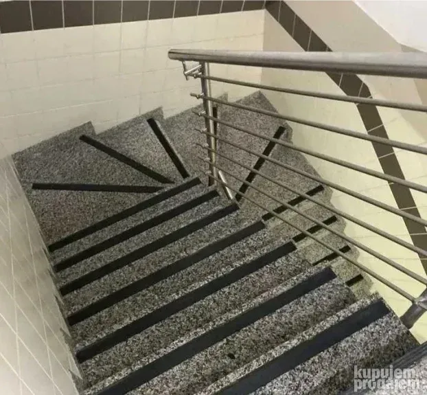 Samolepljiva Traka za Stepenice - Protiv klizanja 5m x 50mm ...