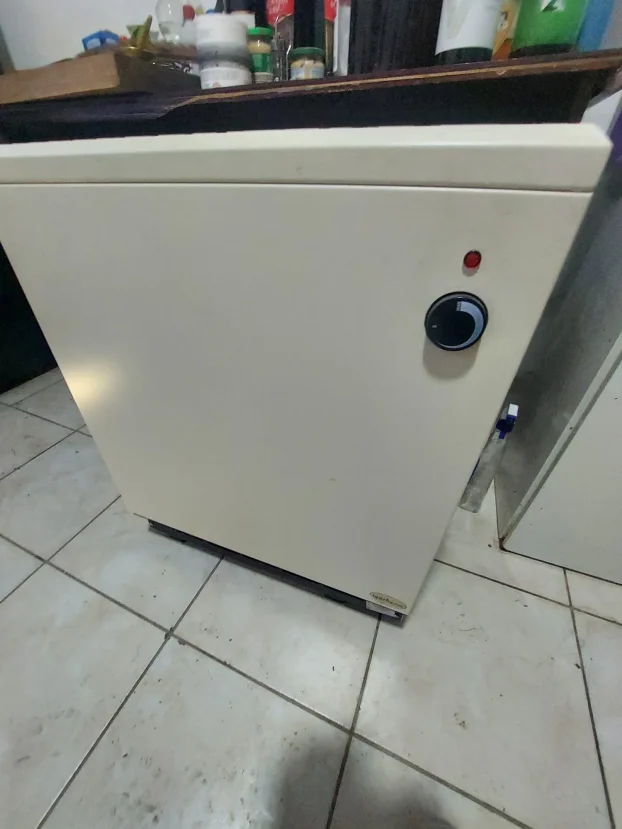 Prodajem 2 TA peci - KupujemProdajem