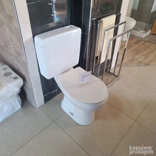 Wc solja sa wc daskom i vodokotlicem KOMPLET - KupujemProdajem