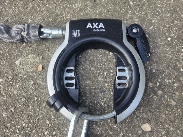 AXA Defender Brava Potkovica + AXA RL-100 Lanac - KupujemProdajem
