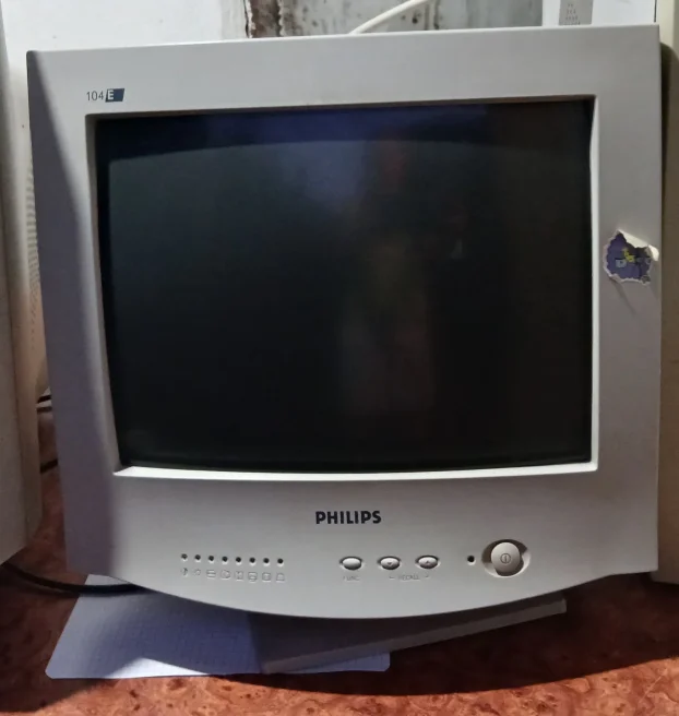 Philips CRT monitor 14" VGA Retro PC Windows 95/98/XP - KupujemProdajem