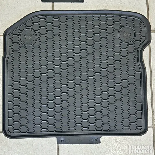 Schweizer patosnice PVC za VW Golf 4 1998- - KupujemProdajem