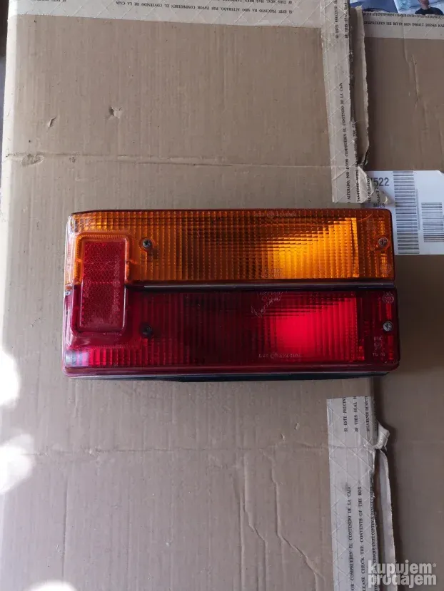 Stop lampa Polski Fiat 125p pezejac zadnje svetlo Fiat 125 ...