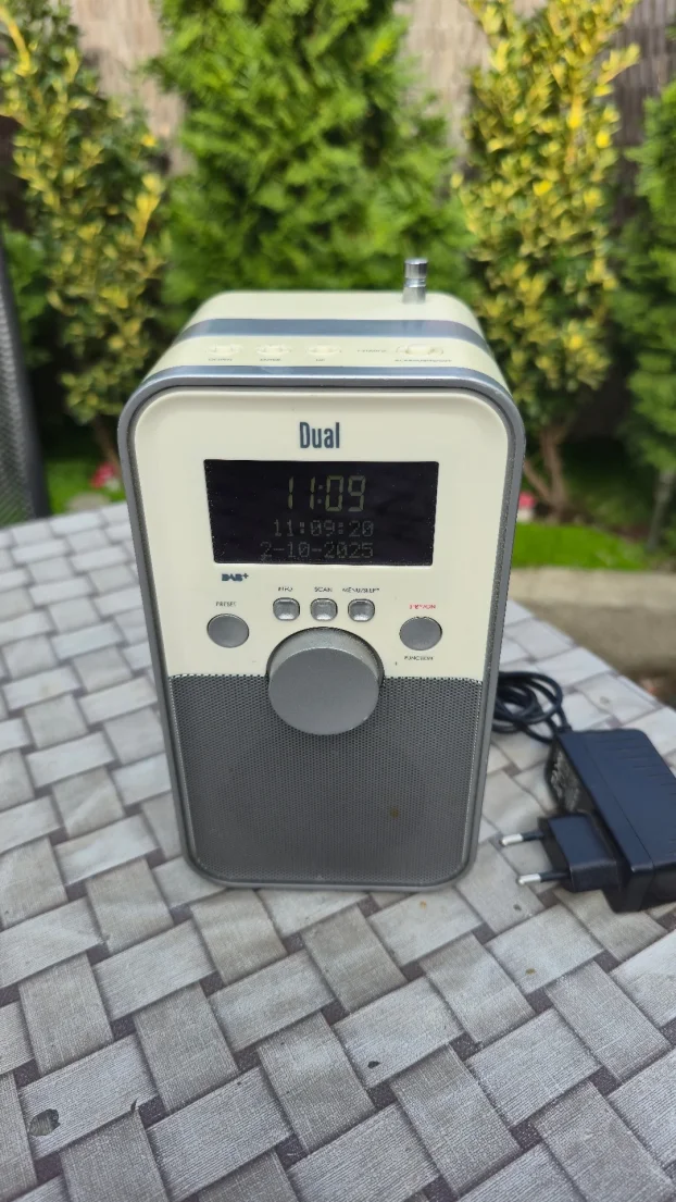 DUAL DAB-34 - FM/DAB radio, Aux IN, punjiva baterija - KupujemProdajem