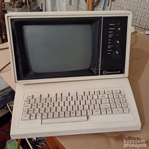 Stari Ei kompjuter - KupujemProdajem