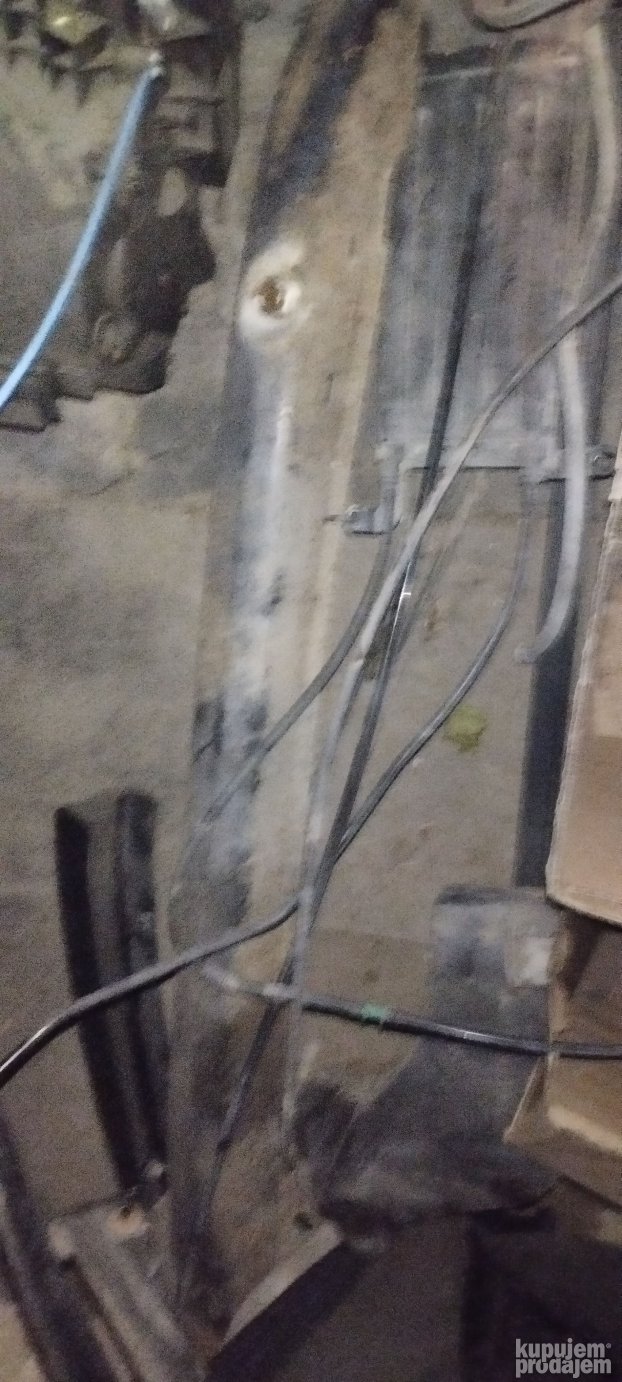 Zadnja sina branika metalna Citroen C4 - KupujemProdajem