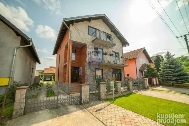 Futog, 5+ petosobna, 280 m² - KupujemProdajem