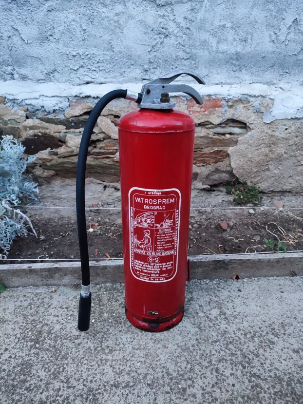 Protiv pozarni aparat S-9 Vatrosprem Beograd - KupujemProdajem
