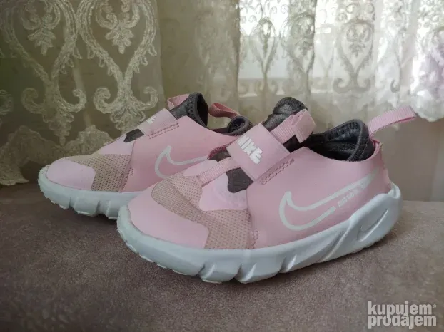 Nike patike za devojcice 25br Nike patike za devojčice 25 - KupujemProdajem