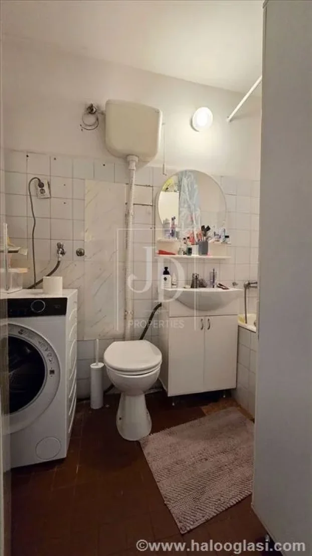 Petosoban i veći stan na prodaju - Paunova, Banjica, Voždovac, Beograd ...