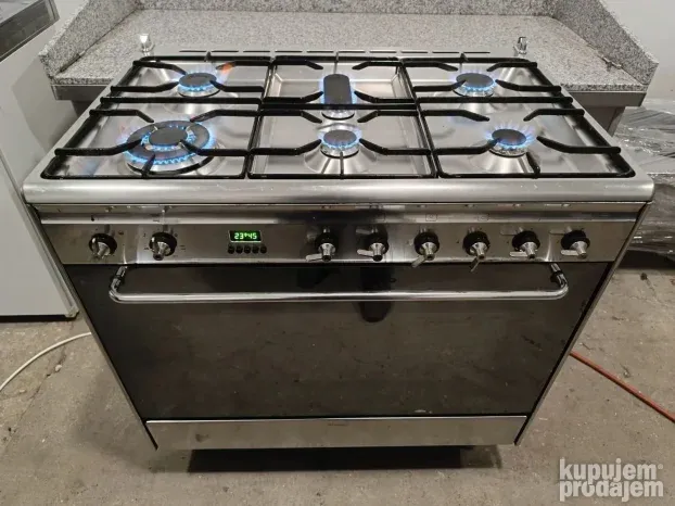 Sporet na plin sa 6 topova mark SMEG - KupujemProdajem