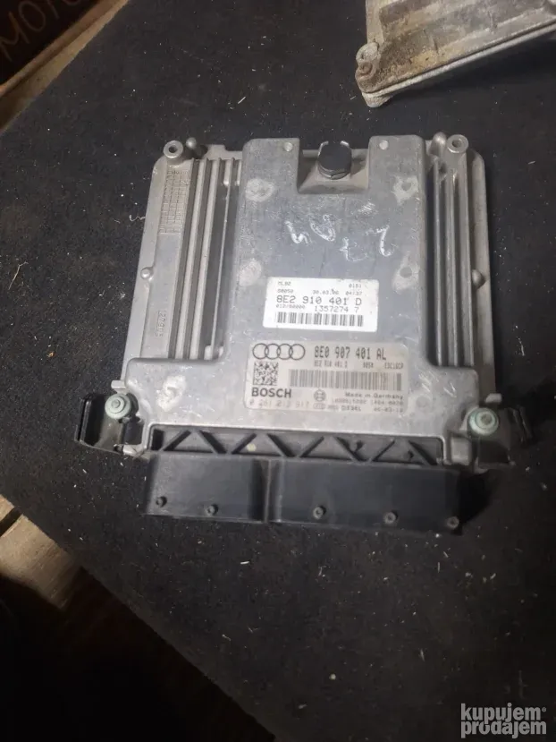 ECU motorni racunar A4 b7. 8e0907401al - KupujemProdajem
