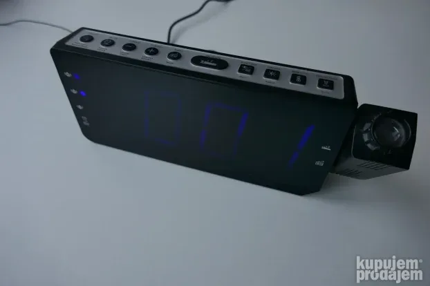 Digitalni sat sa projektorom - FMradio - budilnik sa 3 alarm ...