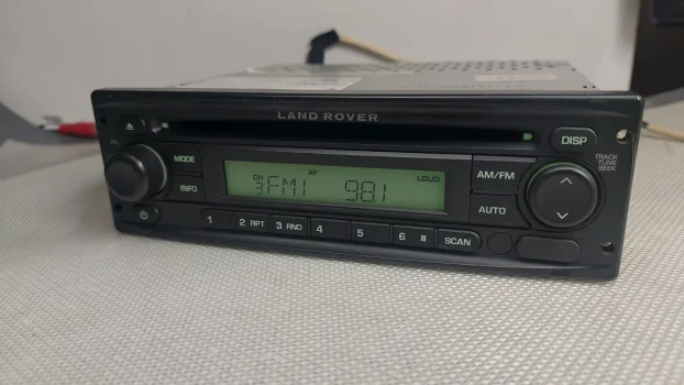 LAND ROVER cd radio orginal Defender - KupujemProdajem