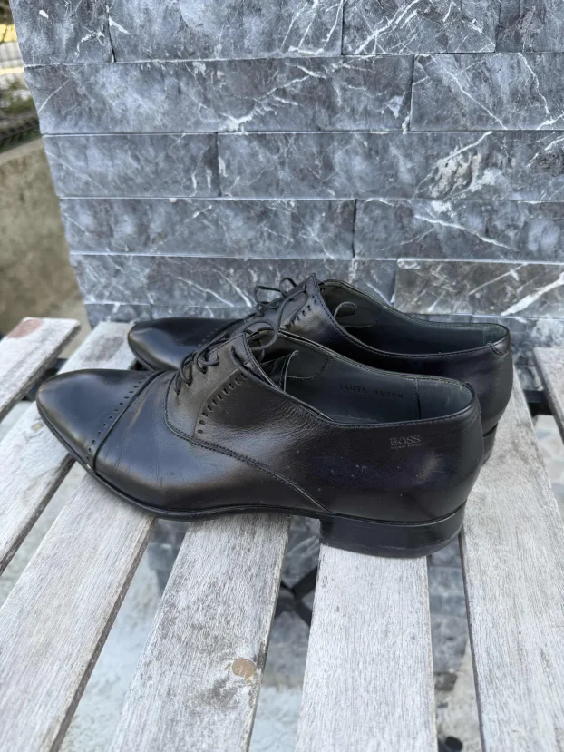 HUGO BOSS Muske crne KOZNE cipele svecane elegantne Vel 40.5 ...