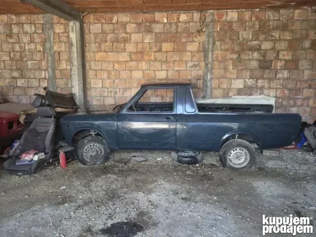 Zastava Poly - KupujemProdajem