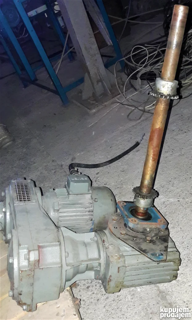 Motor sa reduktorom i varijatorom - KupujemProdajem
