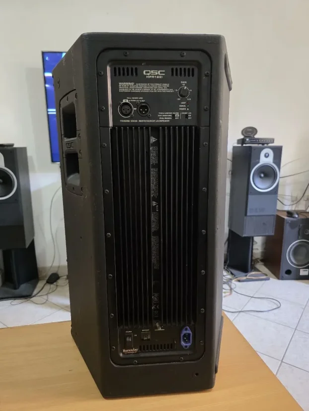 QSC HPR 122i 400w aktivni - KupujemProdajem