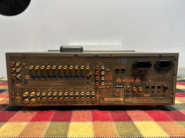 Denon AVP-A1 - TOP stanje - High End - - KupujemProdajem