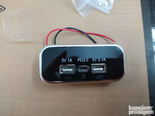 USB punjaci za mobilne telefone za kampere ugradni - KupujemProdajem