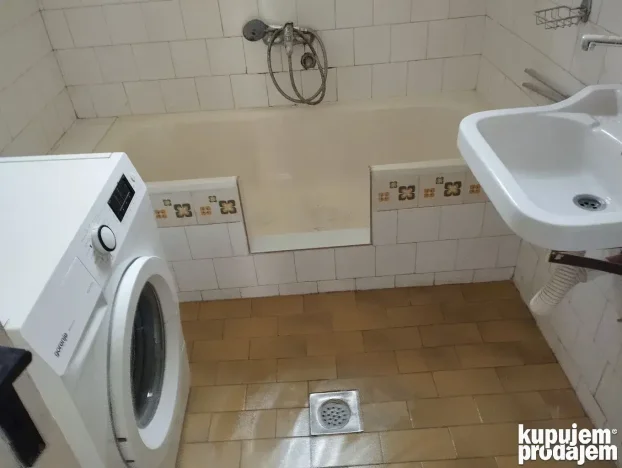 Sečenje kade Indjija - KupujemProdajem
