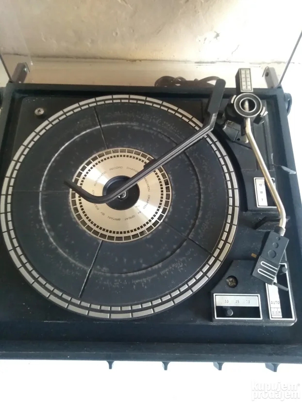 gramofon TOSCA 15 ispravan - KupujemProdajem
