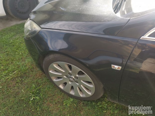 Levo krilo Opel Insignia crno Z20R Z22C delovi - KupujemProdajem