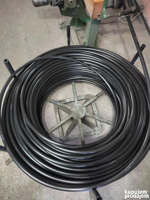 Okiten creva za vodu FI32mm (1") / NOVO - KupujemProdajem