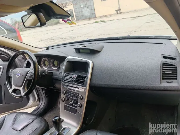 Volvo XC60 08-13 Instrument tabla komplet crna braon - KupujemProdajem