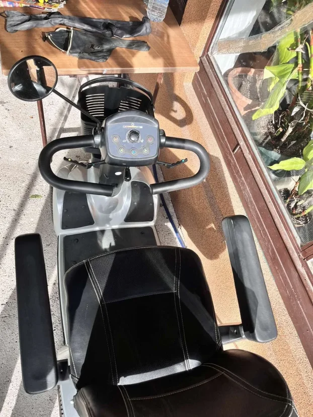 Električni skuter za starije i invalide - Invacare Leo - KupujemProdajem