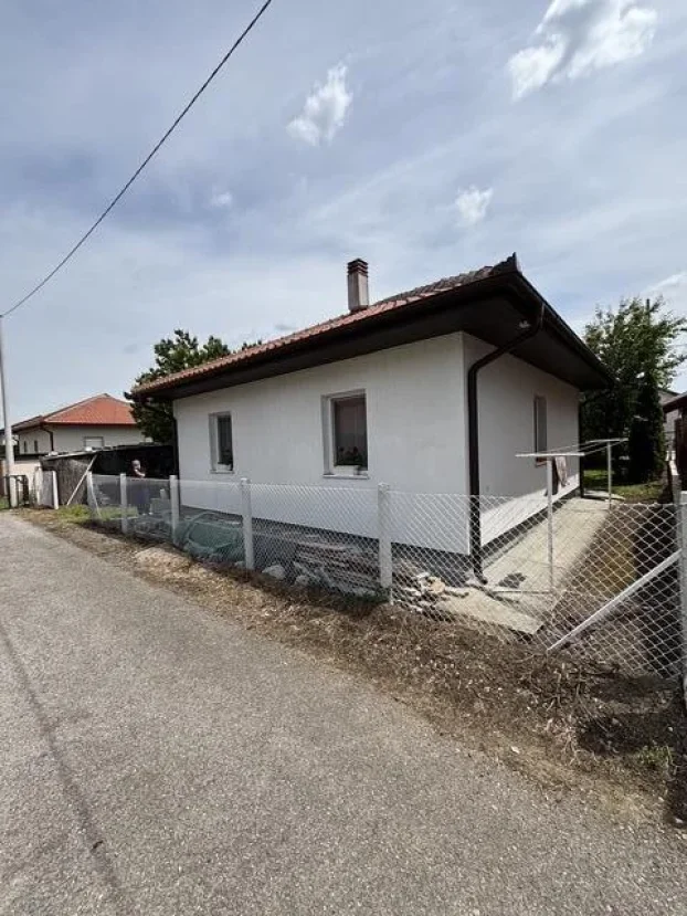 Šangajska 6. deo, Batajnica, Zemun, Beograd - KupujemProdajem