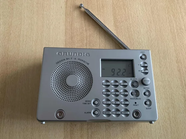 GRUNDIG World Receiver YB-P2000 " Yacht boy" Porsche vrh - KupujemProdajem