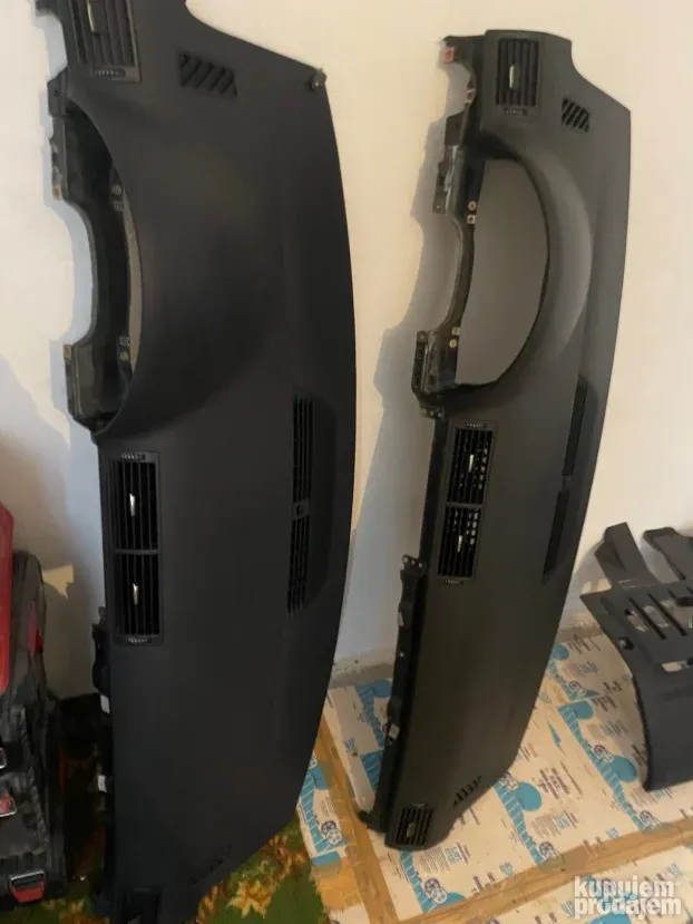 istrument tabla sa airbagom audi a4 b7 b6 - KupujemProdajem