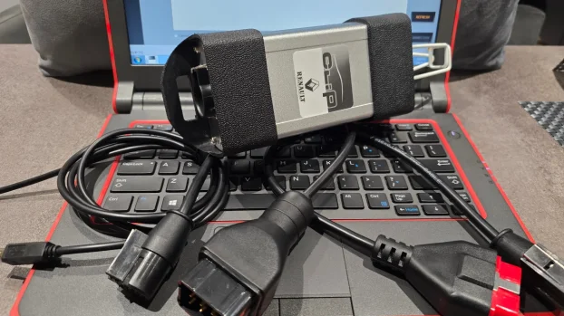 Dijagnostika CLIP Renault V212 CYPRESS chip sa Laptopom NOVO ...