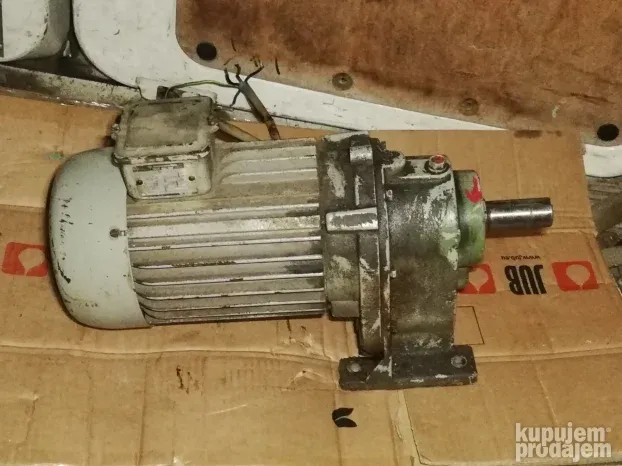 Motor reduktor 40 obrtaja 0,6 kW monofazni - KupujemProdajem
