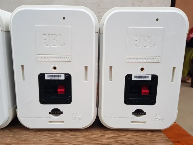 JBL Control One PRO Professional boja bela i crna - KupujemProdajem