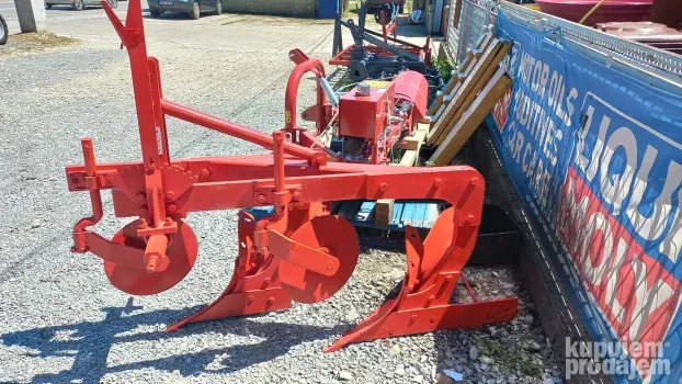 Plugovi 755-756 - Novo - KupujemProdajem