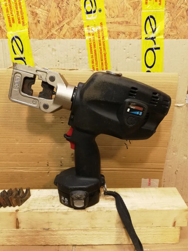 CEMBRE B51 aku presa za papuče za kablove - KupujemProdajem