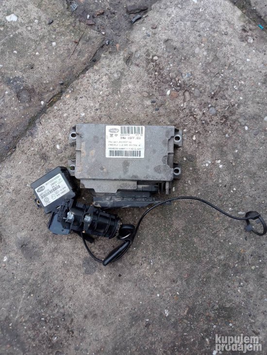 Lancia y motorni racunar - KupujemProdajem